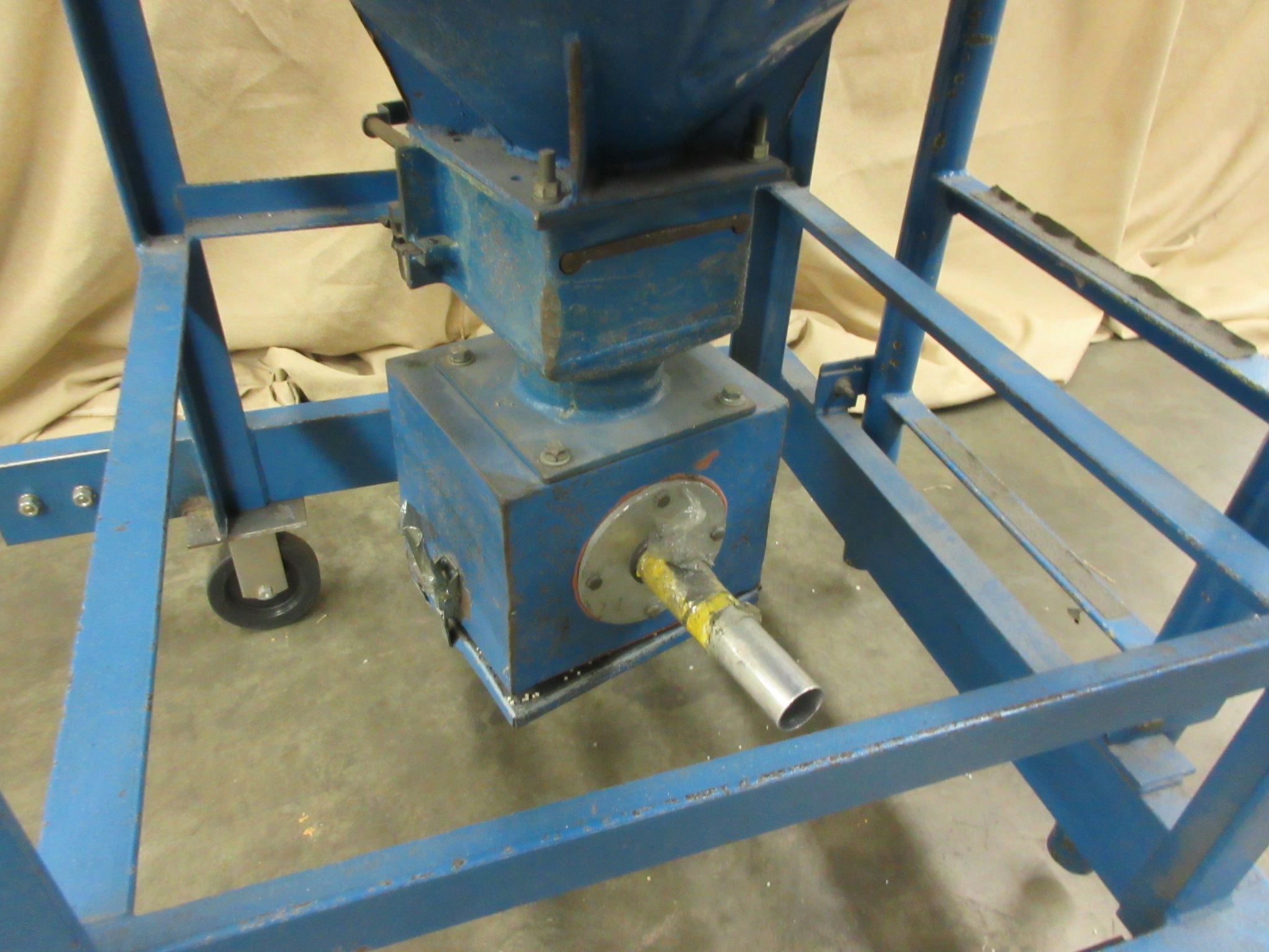 Novatec MPH Used Hopper on Stand, Yr. 1995 | Zag Equipment Sales