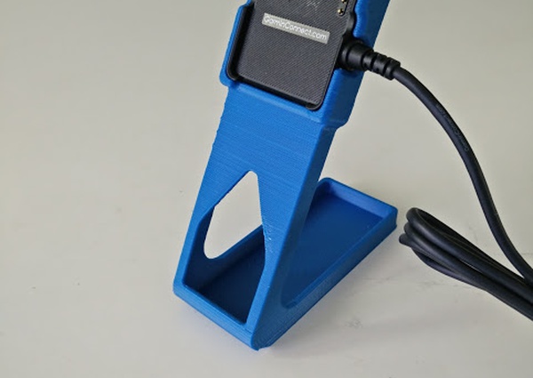 Garmin Vivoactive Watch Charge Stand | makexyz.com