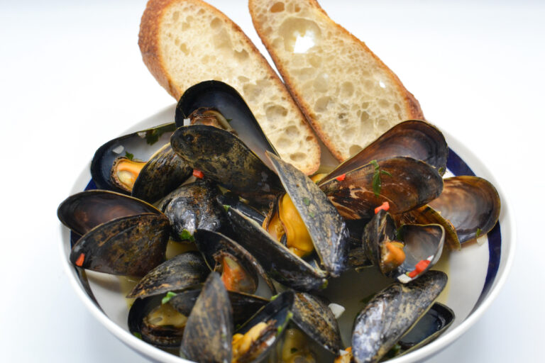 Italian Mussels in White Wine - Marc Eats