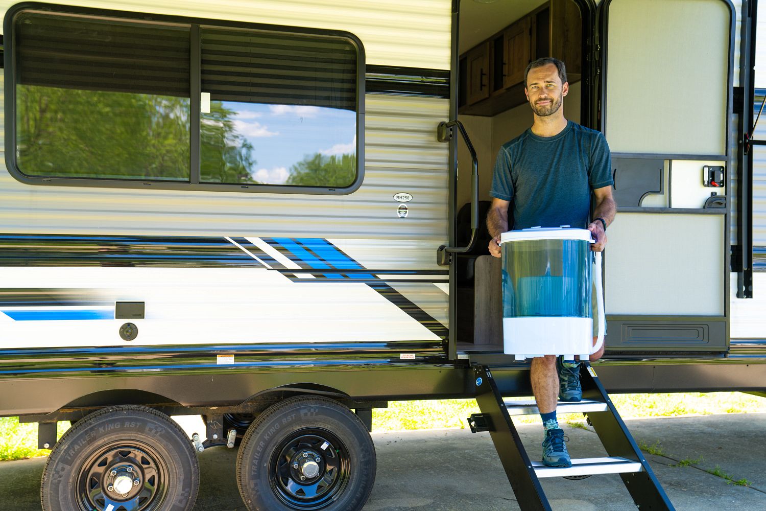 Simple Nest Portable Washing Machine Review - Camping World Blog