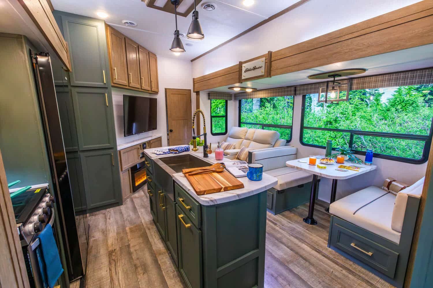 A Comprehensive RV Setup Checklist for Your Campsite - Camping World Blog