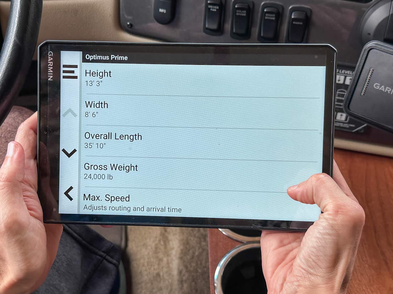 Is the Garmin 1095 the Best GPS for RV Use? - Camping World Blog