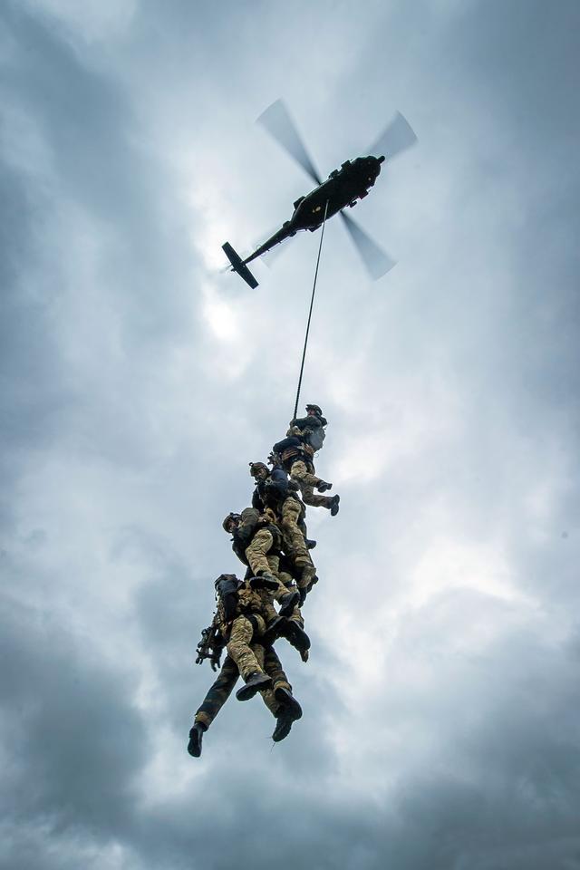 December 2016/January 2017 - Blade: Serving European Security | Rotor ...