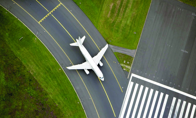 May 2019 - Electric Taxiing Systems: Past, Present and the Possible ...