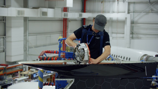 September/October 2023 - Business Jet Connectivity Providers Race To ...