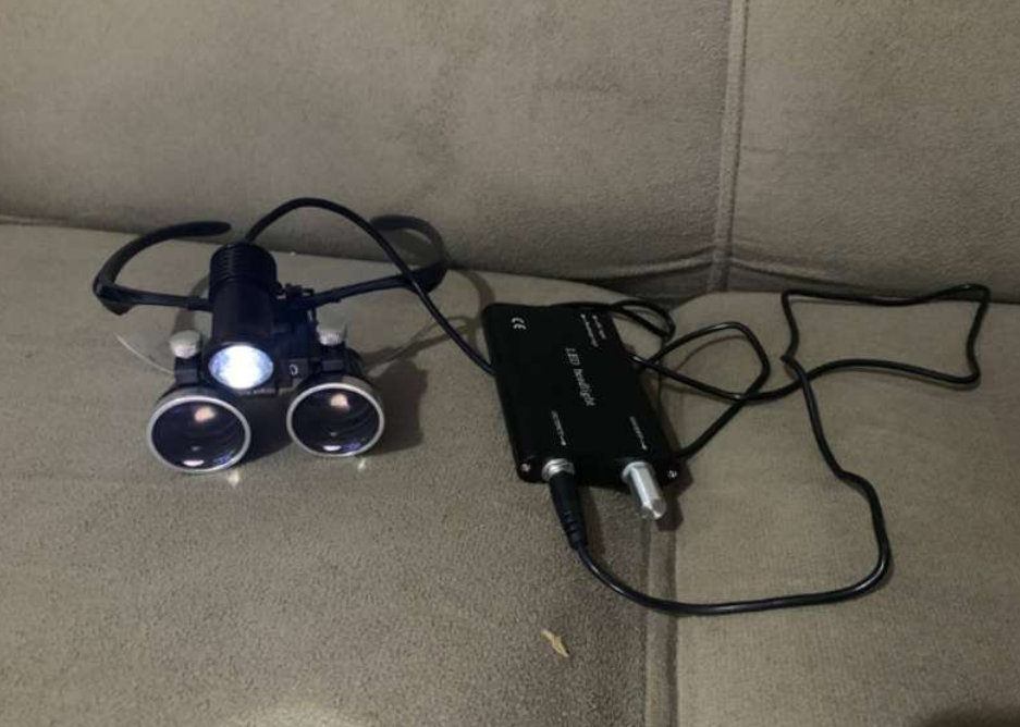 Lupa X1 con Lentes de 2.5x o 3.5x y Lámpara Frontal de 5 Watts – Madicaza