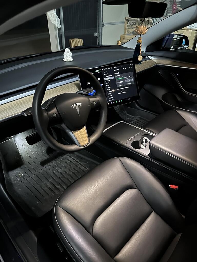 Tilting Screen Kit for Tesla Model 3 & Y – Hub