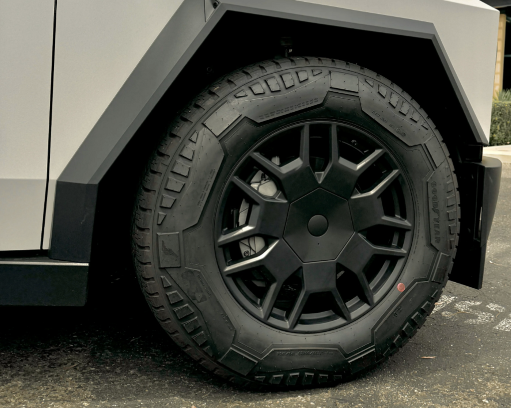 Tesla Cybertruck Wheel Covers – Hub