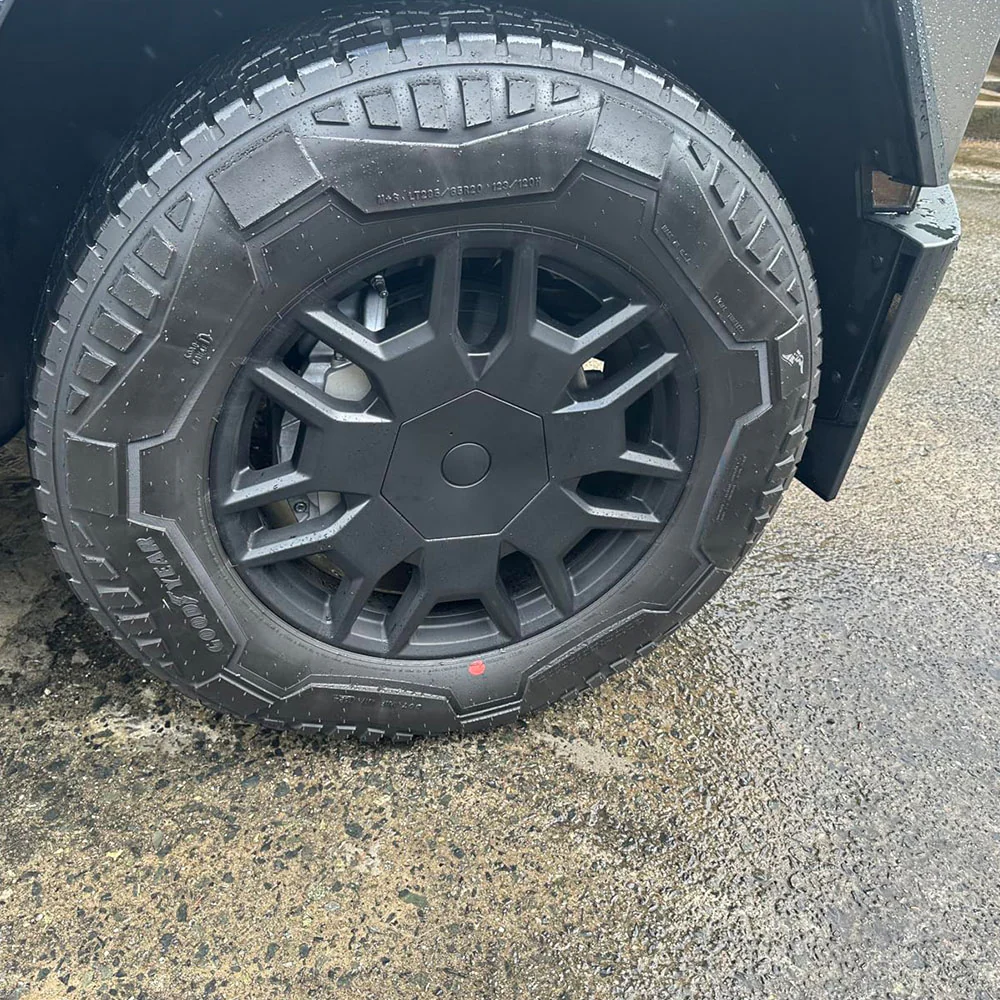 Tesla Cybertruck Wheel Covers – Hub