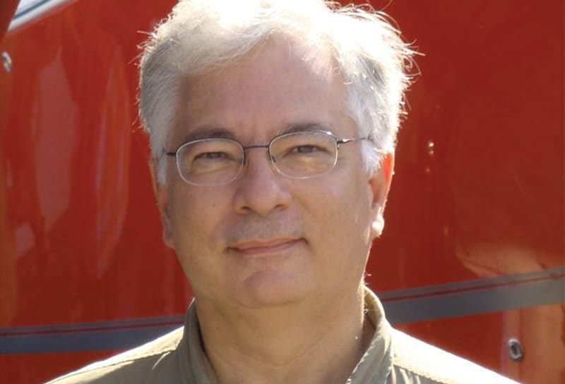 How do traditional Deep-V hull designs compare to their high-speed ...