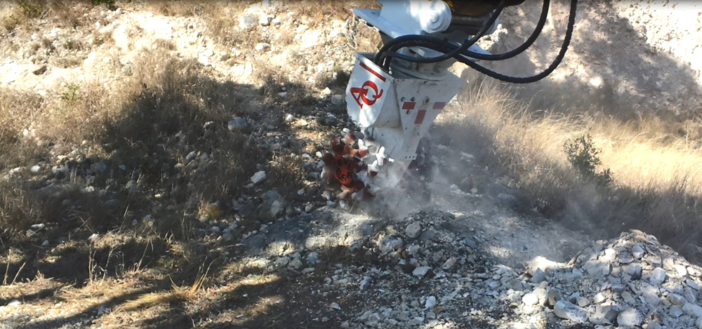 AQ-3XL on CAT320 Land Development rock removal in Texas | Antraquip Corporation