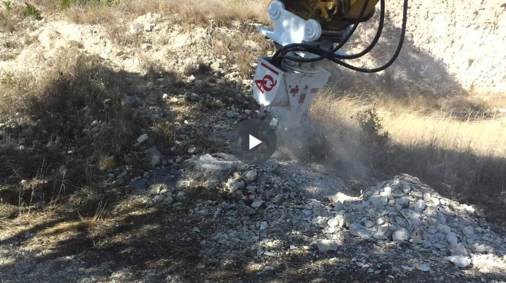 AQ-3XL on CAT320 Land Development rock removal in Texas | Antraquip Corporation