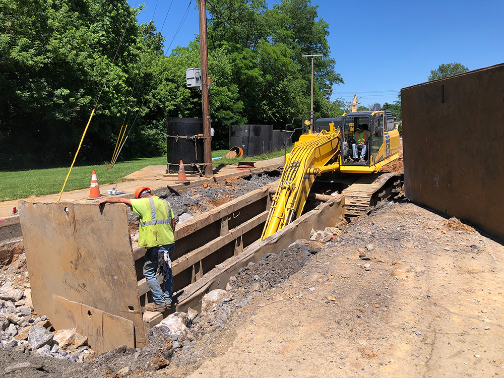 AQ-4XL Drum Cutter on PC490 Trenching Limestone in Pennsylvania