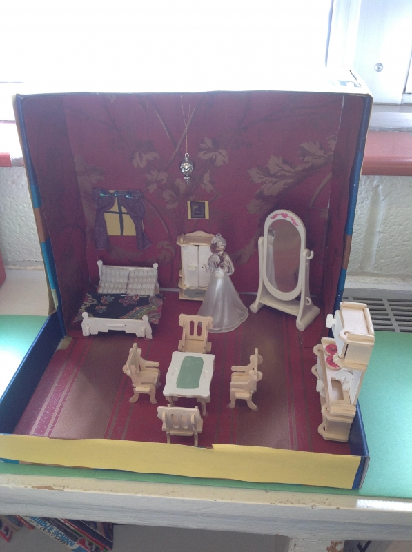 8th Graders’ diorama project explores Anne Frank's story - The Heights ...