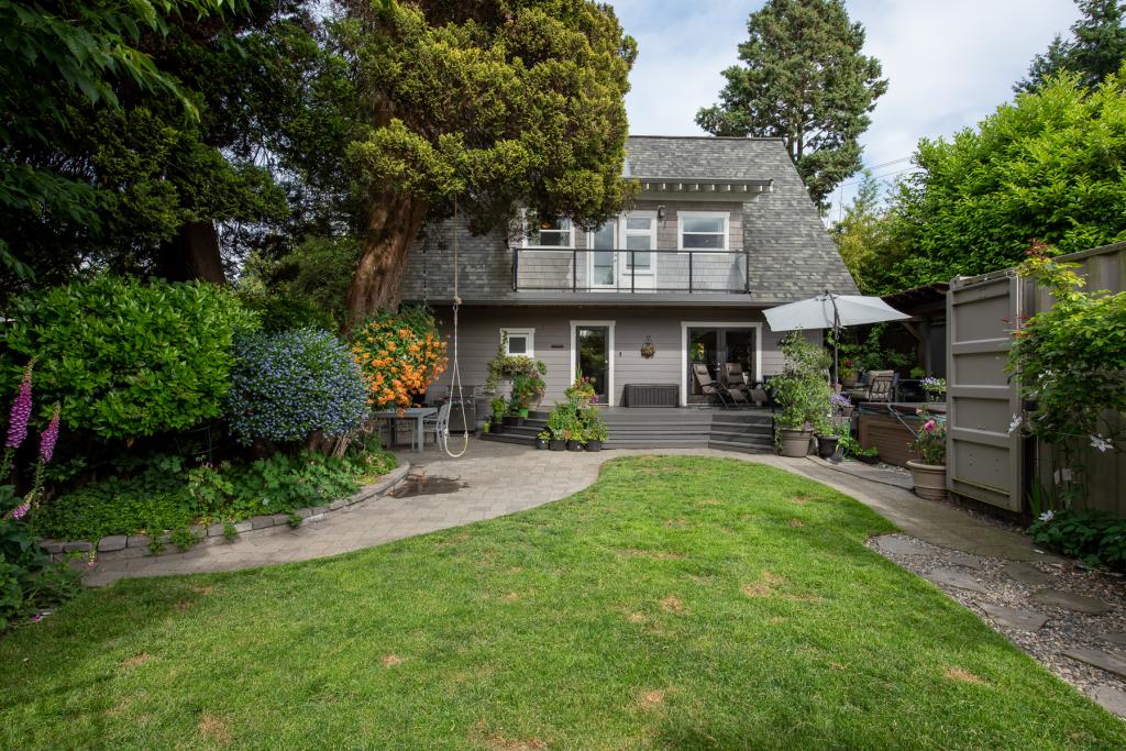 1753 Larson Road, North Vancouver, BC