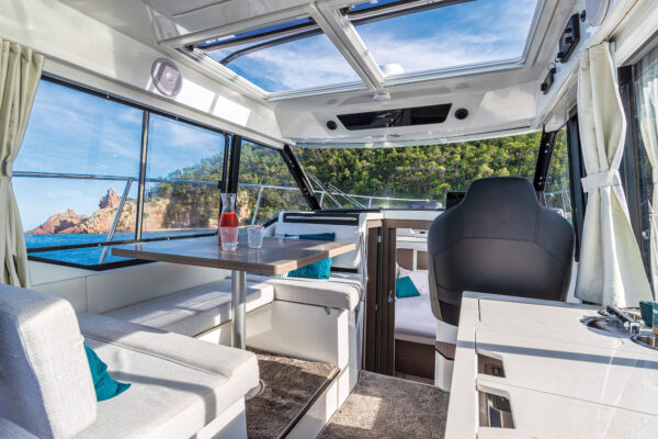 Jeanneau NC 895 Series 2 Boat Review - Power & Motoryacht