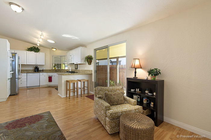 1176 Via Argentina Vista, California by Cheree Dracolakis