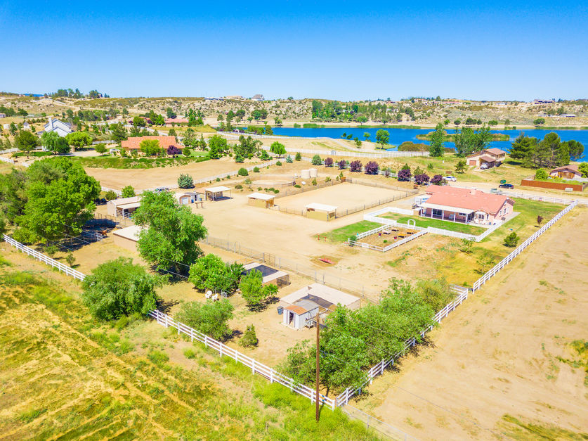 41830 Lakefront Dr Aguanga, California