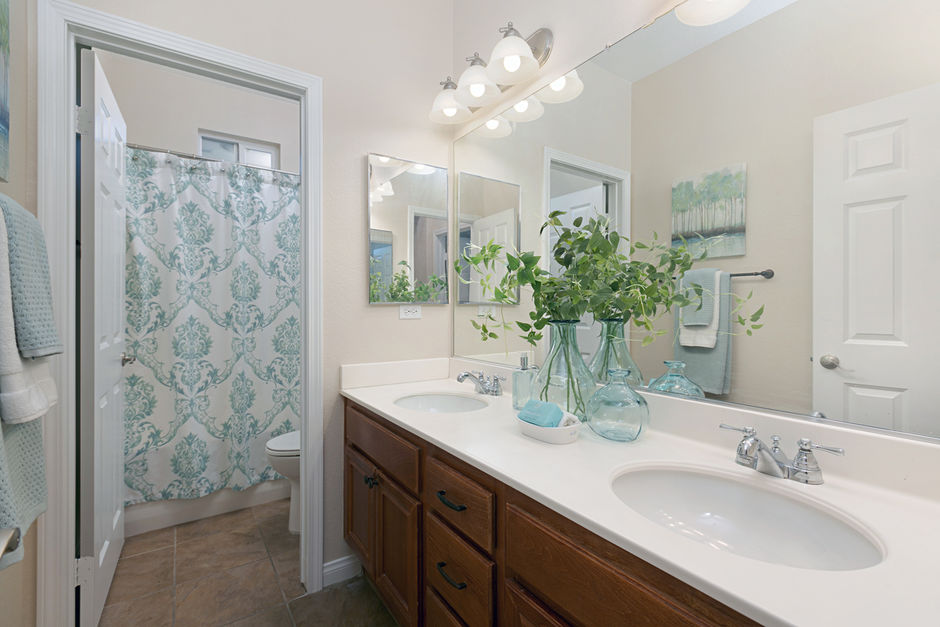 267 Violet Ave San Marcos, California by Barrie & AnneMarie Crake