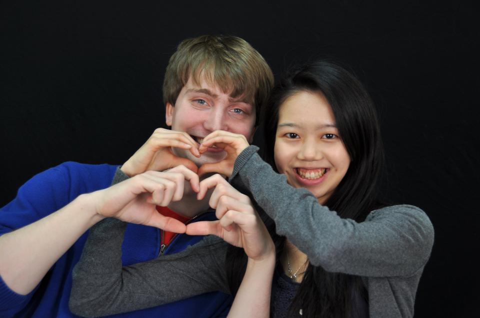 Friends and Couples Take on College | News | The Harvard Crimson