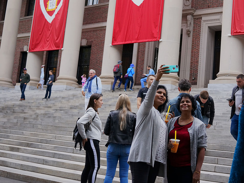 Tourists at Harvard | Multimedia | The Harvard Crimson