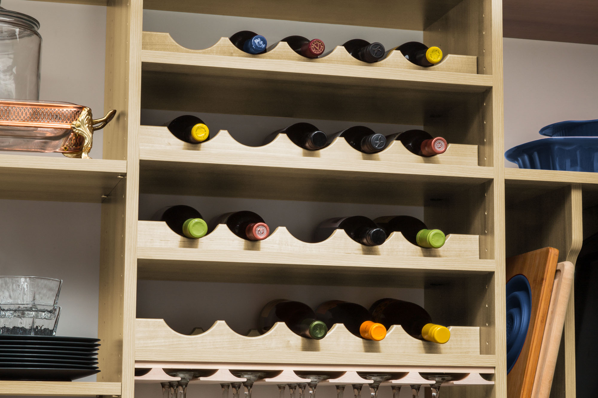 Decanting Area | EasyClosets