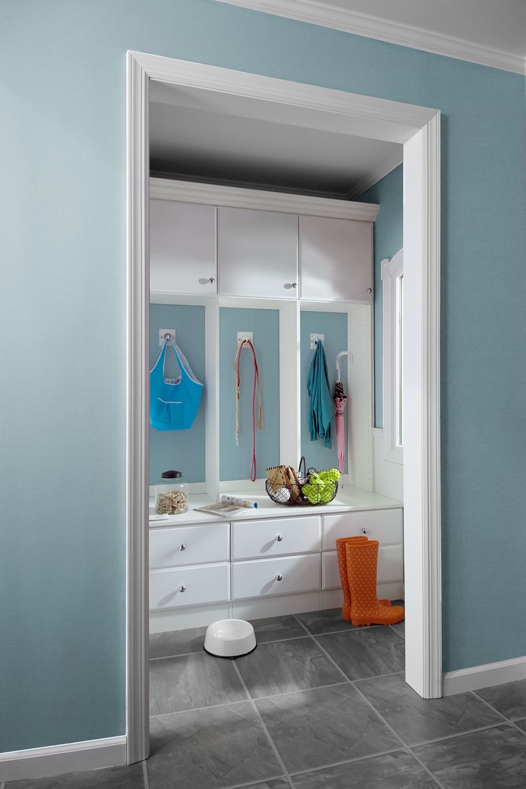 Entryway/Mudroom Organizer with Bench | EasyClosets