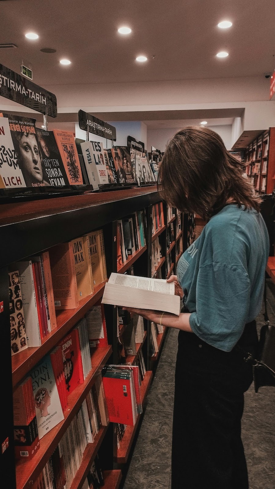 Physical Books Vs. EBooks Vs. Audiobooks: My Take as an Avid Reader