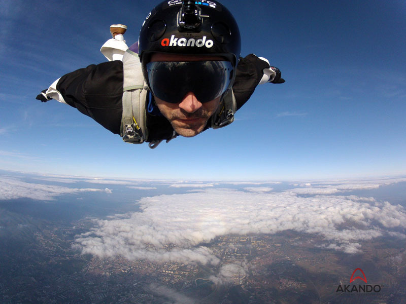 Enter to win a 100€ Gift Card for Akando Skydiving Accessories