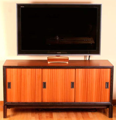 Modern Console for a Large-Screen TV | Woodworking Project | Woodsmith ...
