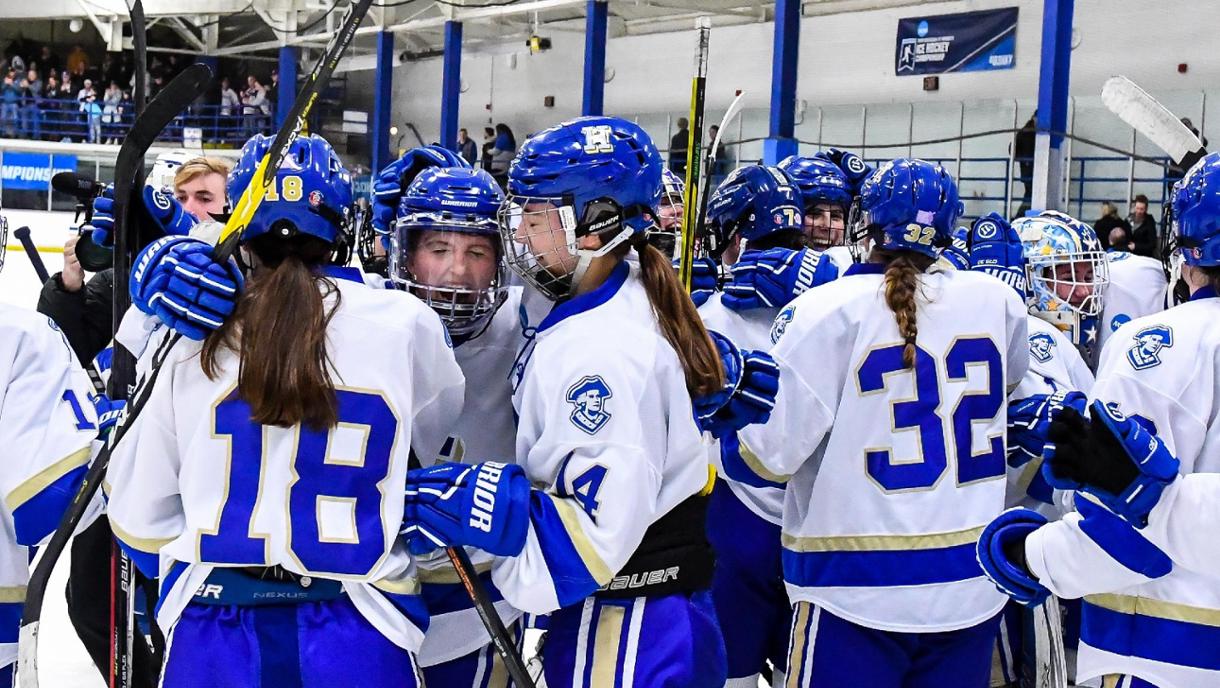 News - Women's Hockey Wins NCAA Debut in Sold-out Russell Sage Rink ...