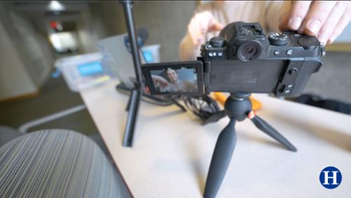 The Purrrfectly Creative Mind Behind the Mittens Chess Sensation - News ...