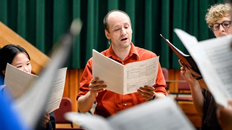 The Singing Physicist - News - Hamilton College