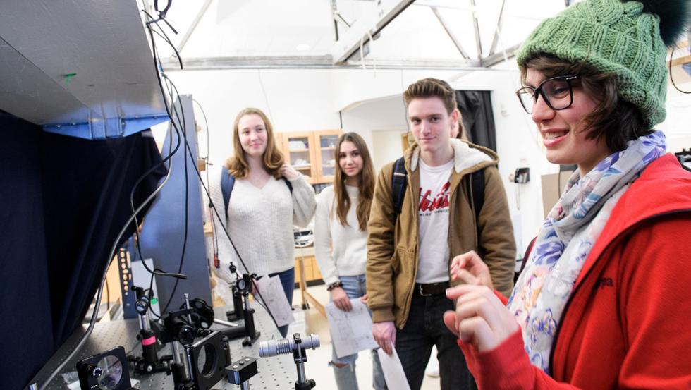 Crawling Through Science - News - Hamilton College