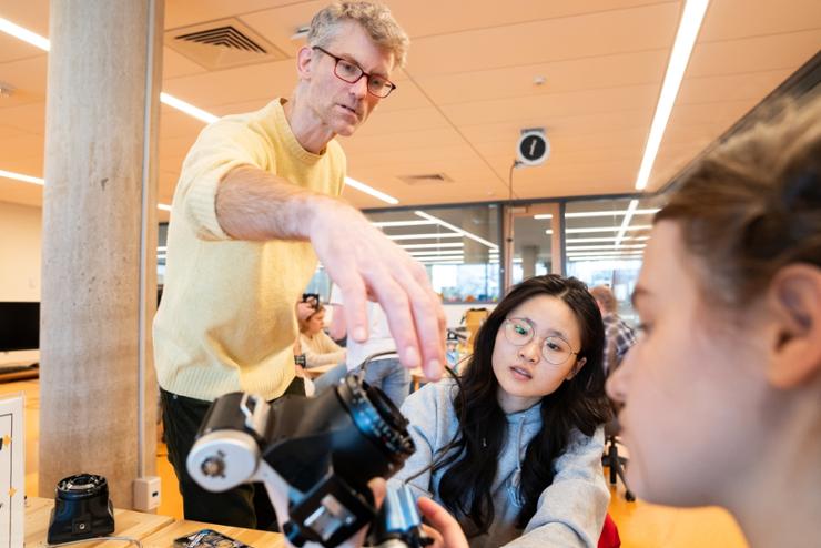 Our Faculty - Hamilton College