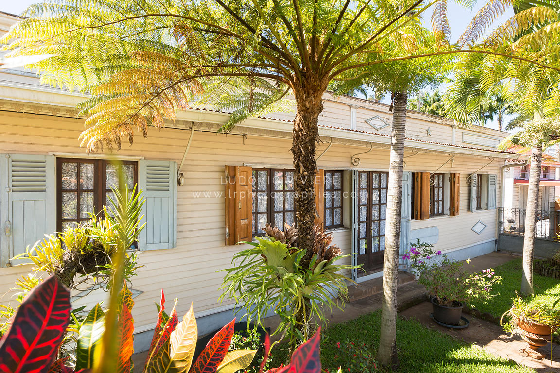 Photo: Case créole dans le village fleuri de l'entre-deux | LR ...