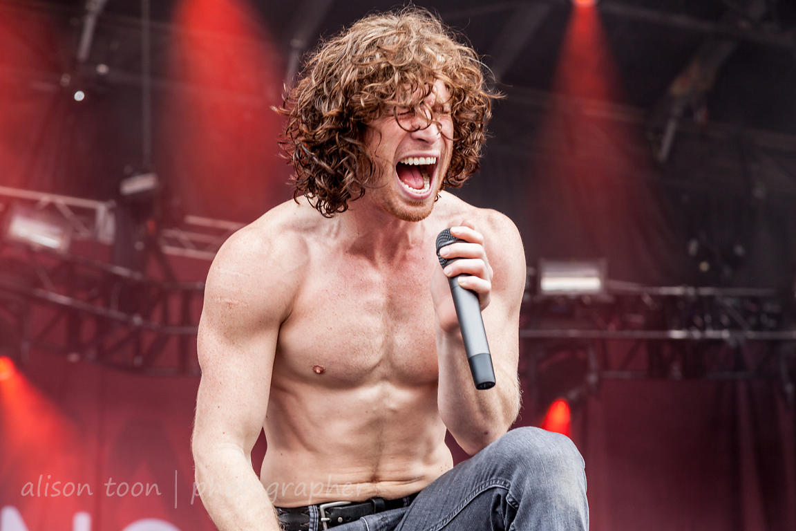 ALISON TOON | PHOTOGRAPHER | Jonny Hawkins, vocals and drums, Nothing More