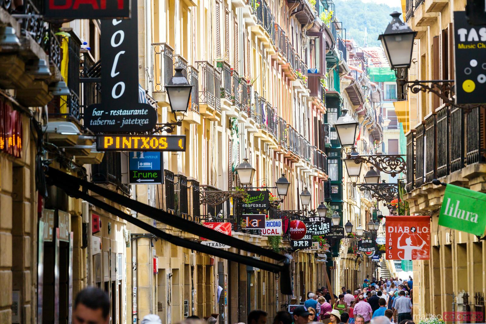 Matteo Colombo Travel Photography | Pedestrian street in the old town ...