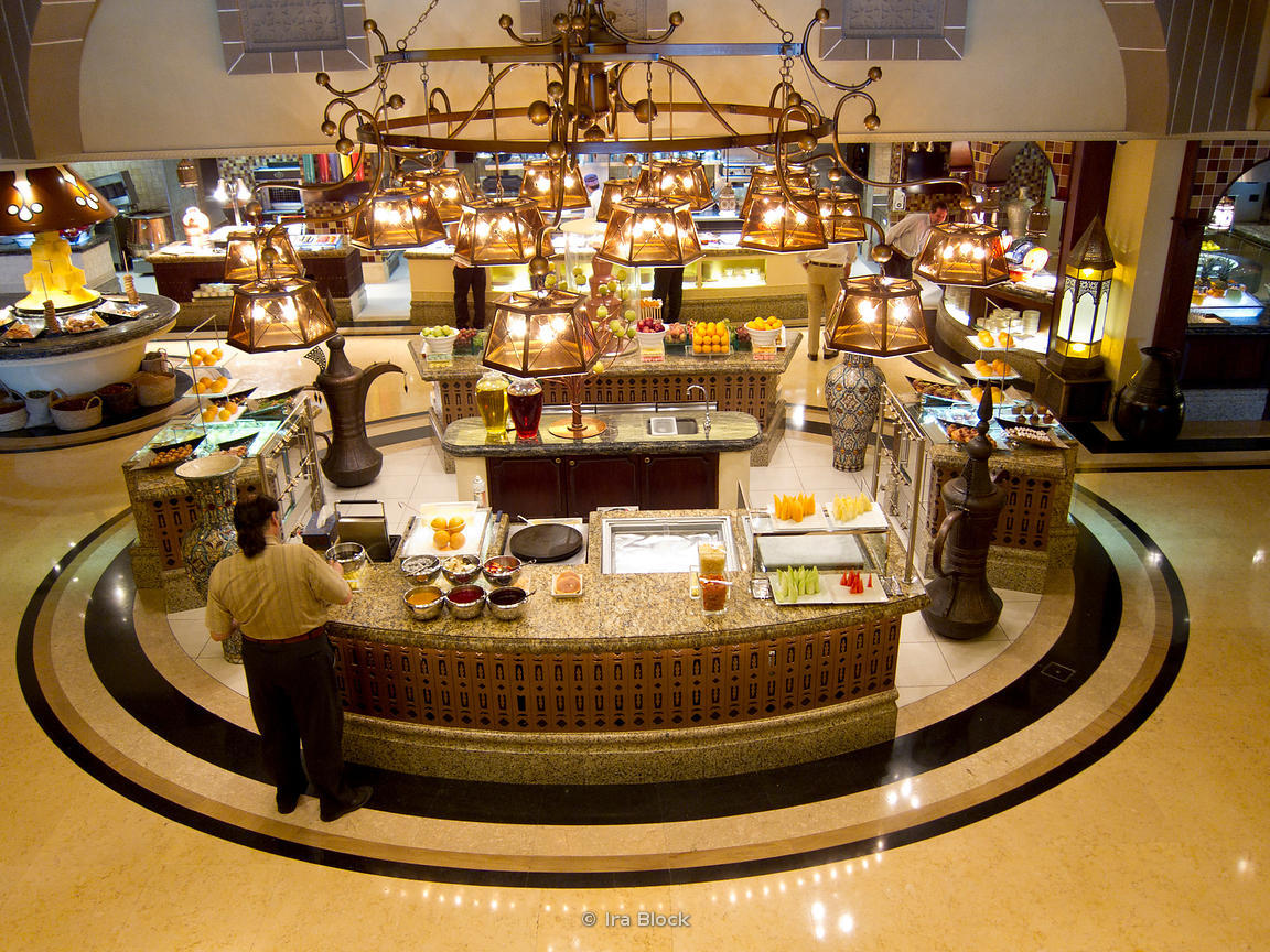 Ira Block Photography | The breakfast buffet at the Shangri-La Hotel in ...