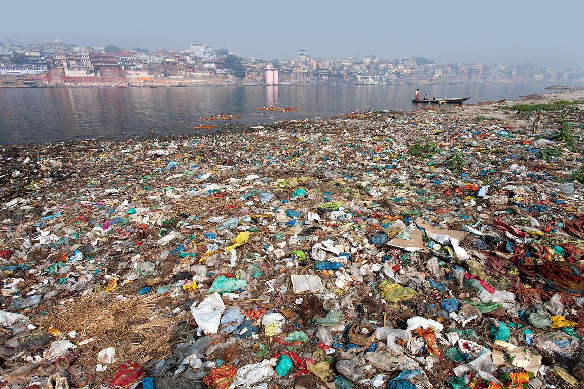 Brett Cole Photography | Garbage in the Ganges River in Varanasi, India ...
