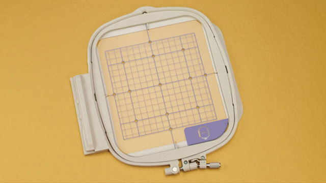 Baby Lock Accessory: Hoop and Grid 6" X 6"
