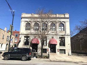 Legendary Chicago bathhouse sees growth since welcoming women - Medill ...
