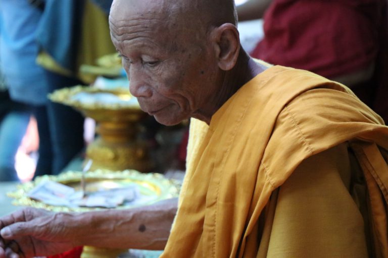 Cambodia meshes traditional and modern worlds in Khmer New Year ...