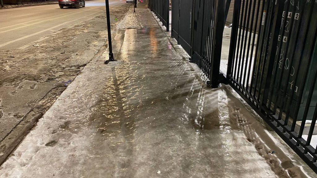 Chicago organizations push for city to clear dangerous icy sidewalks ...