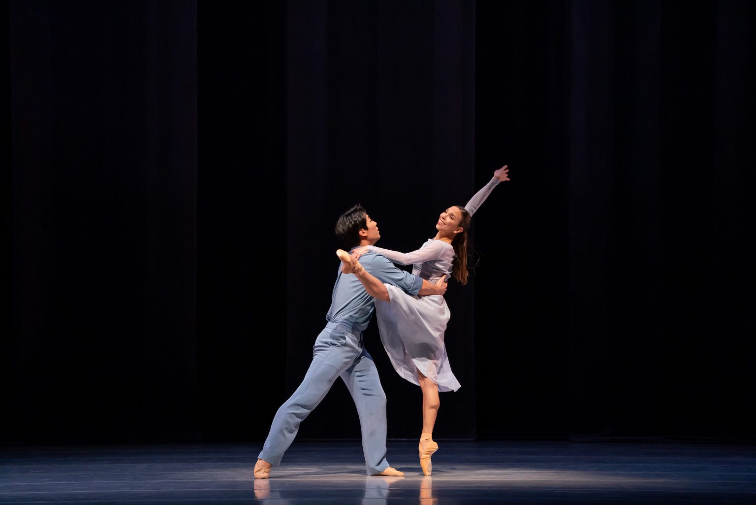 Joffrey Ballet’s ‘Hungry Ghosts,’ choreographer Stina Quagebeur elevate ...