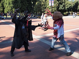 Cosplay.com - Headcrab Zombie from Half-Life 2 by alexreaper