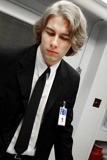 Cosplay.com - Fox Mulder from The X-Files by everythingman