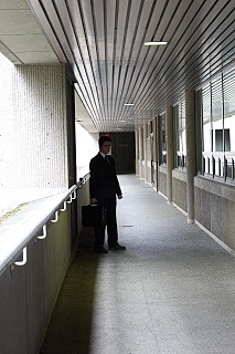 Cosplay.com - G-man from Half-Life by TheRiverStudio