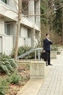 Cosplay.com - G-man from Half-Life by TheRiverStudio