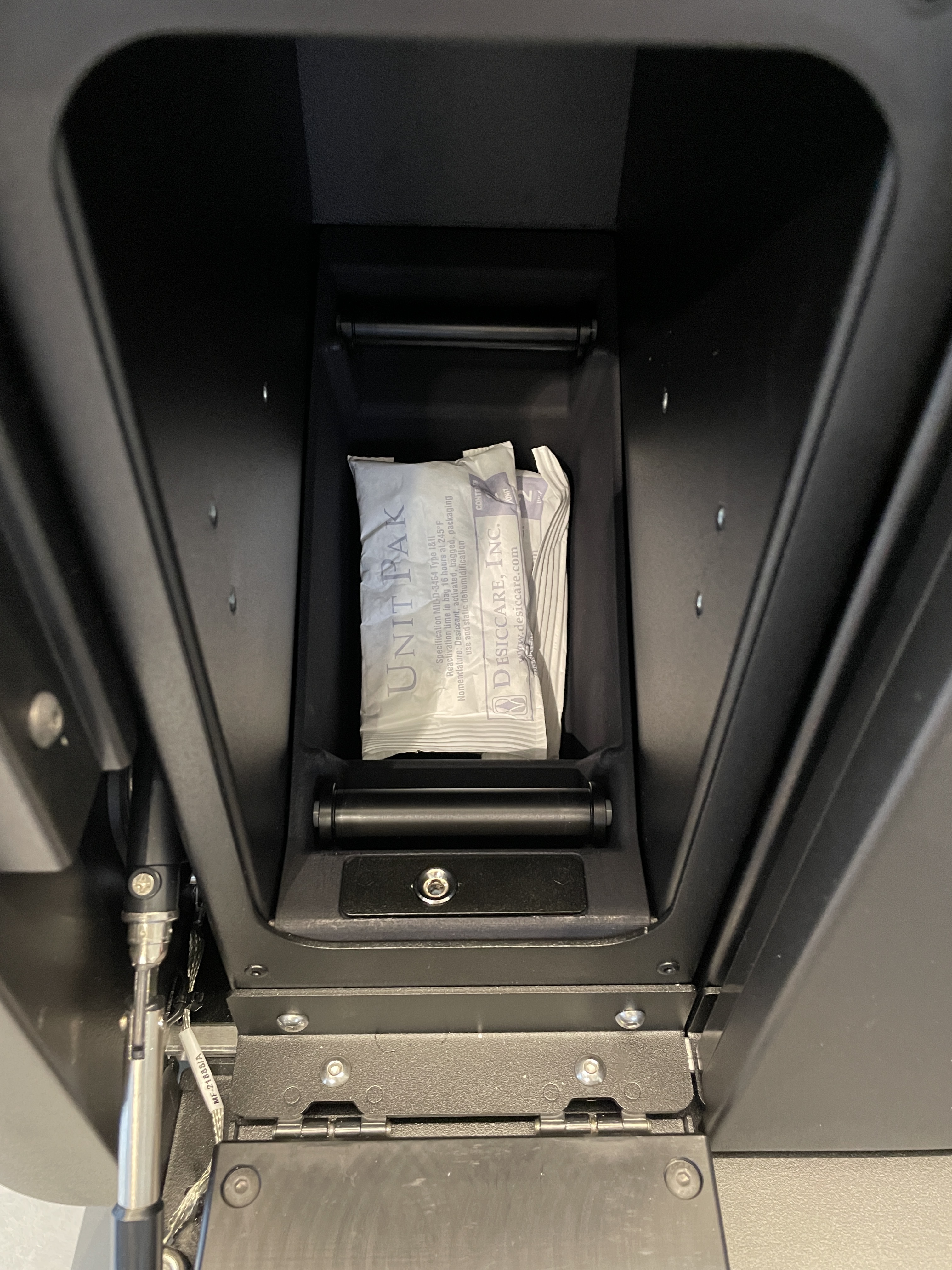 Loading Plastic Material (FX10)